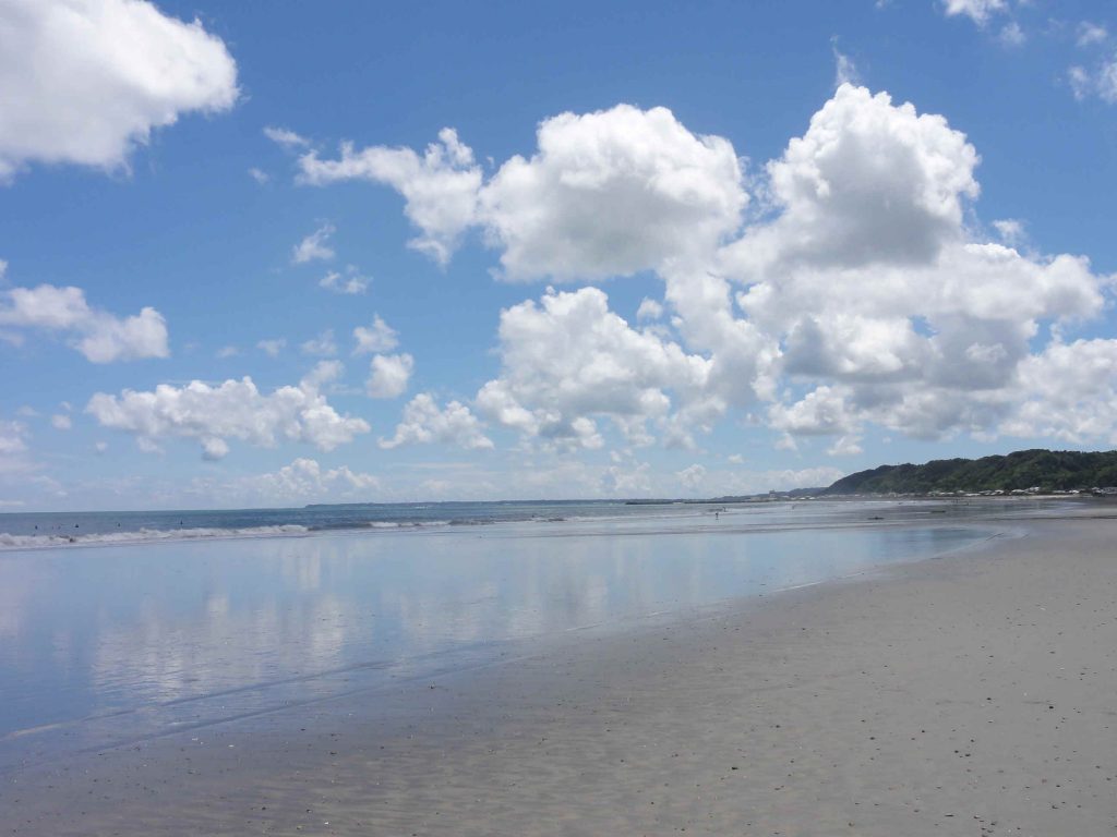 【2019年】静岡県の綺麗な海「静波海水浴場」情報！水質や営業時間は？ 日本の綺麗なビーチ達
