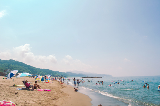 【2019年】新潟県の綺麗な海「たにはま海水浴場」情報！水質や営業時間は？ 日本の綺麗なビーチ達